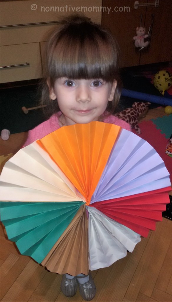 Carnival fan decor – Non-native Mommy