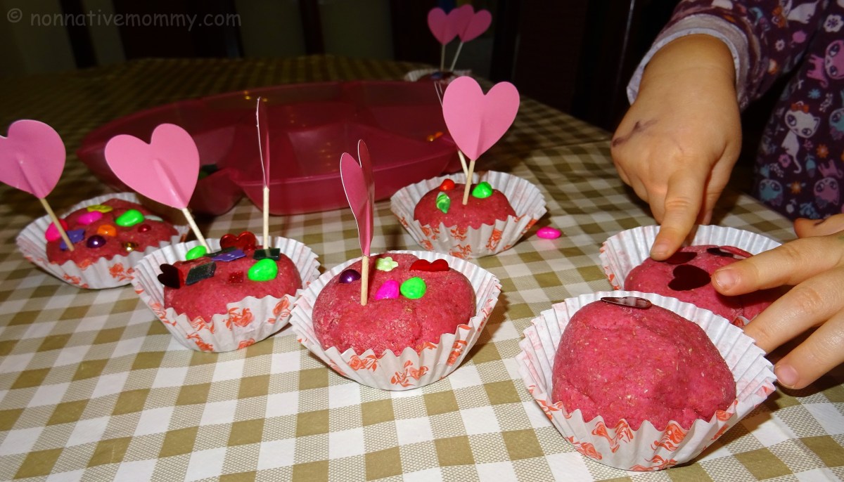 Valentine’s cupcake – Non-native Mommy